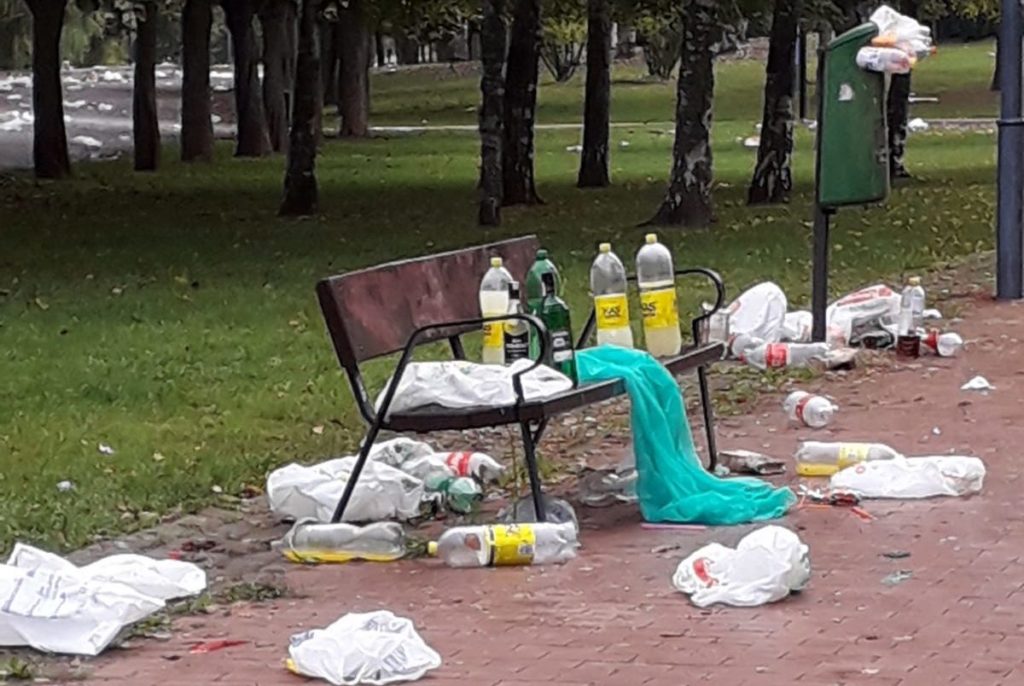 El verdadero 'miedo' en Halloween: la suciedad en los parques