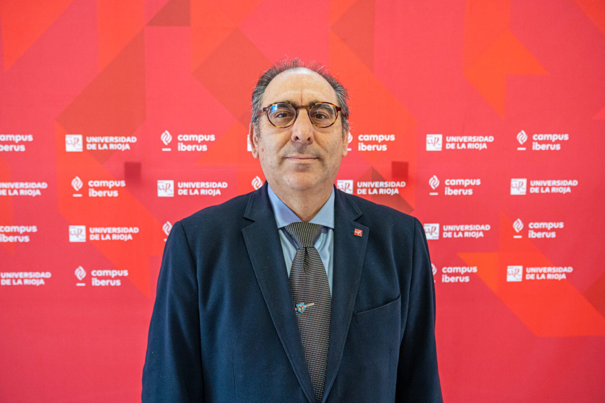 "Hay que favorecer el modelo de explotación familiar frente al industrial"