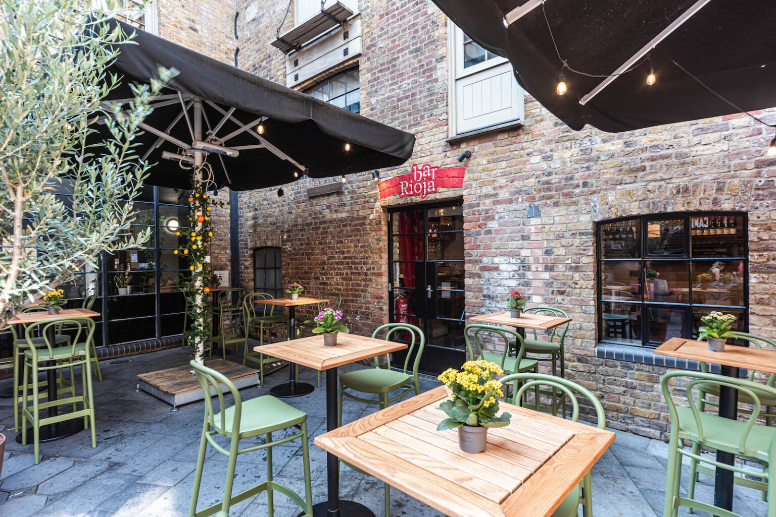 Bar Rioja, un pedazo de las joyas vinícolas de la región en Londres