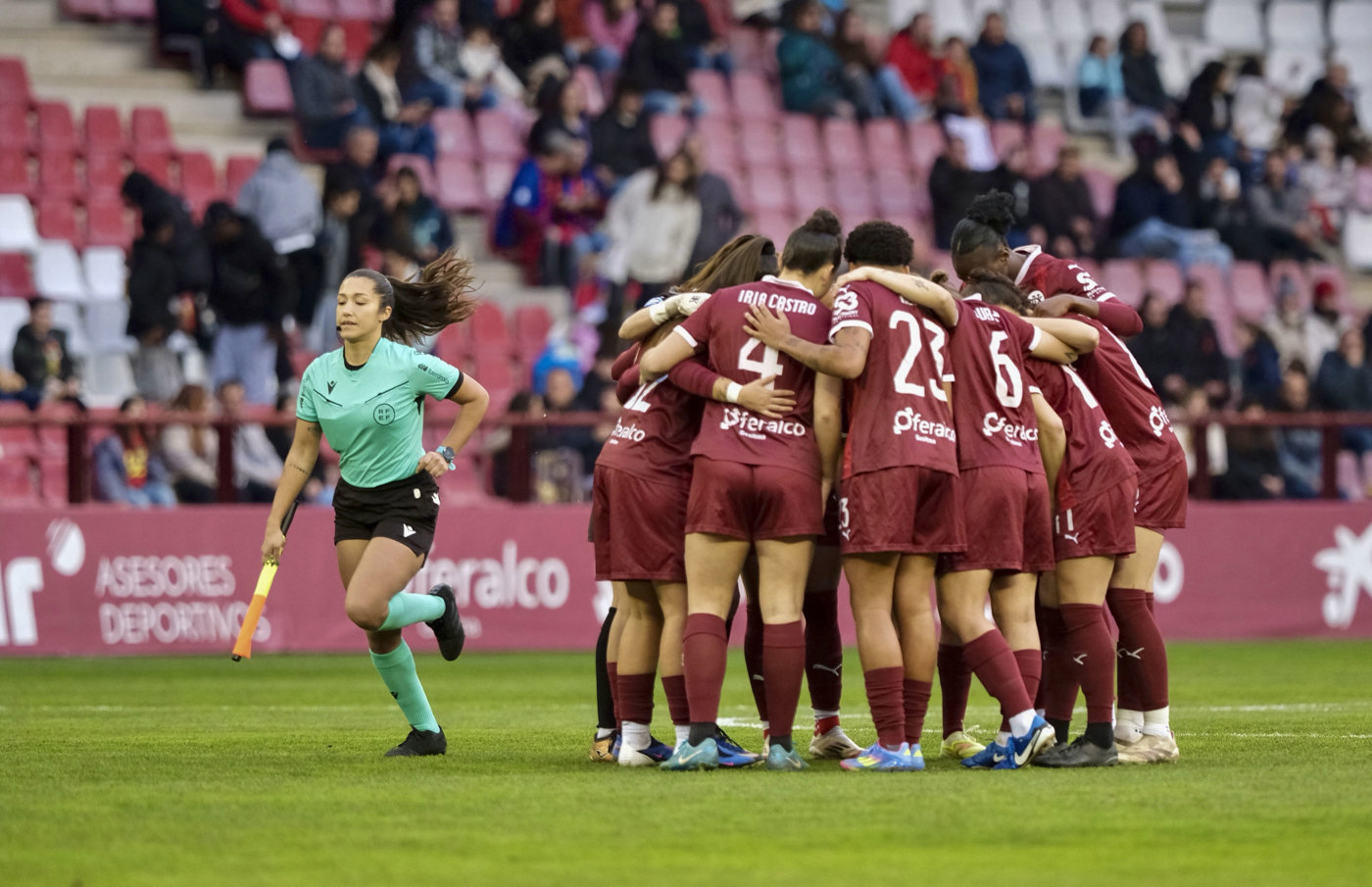 El DUX Logroño resiste medio partido al asedio del Barcelona