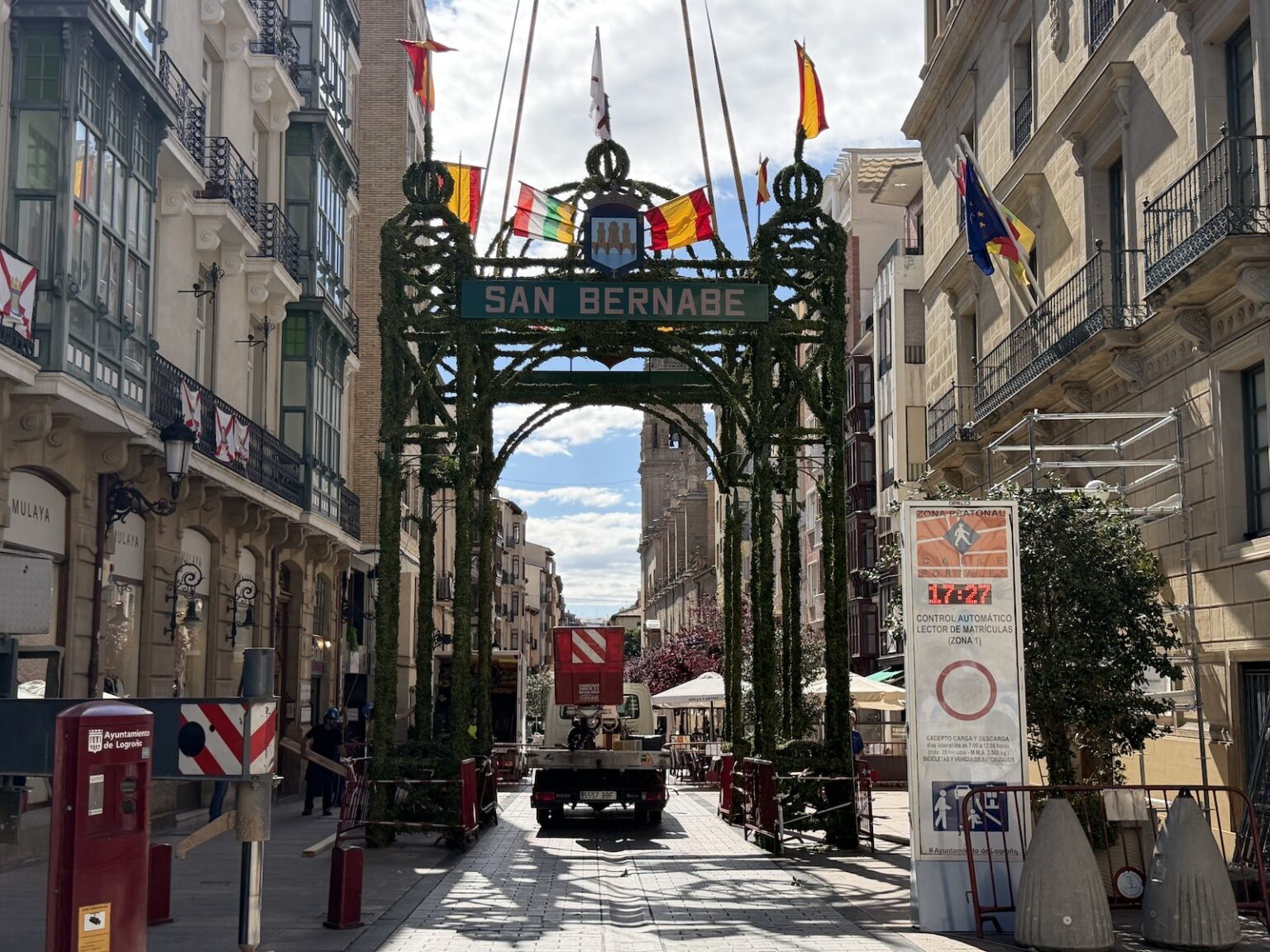 San Bernabé engalana Logroño para unos días festivos