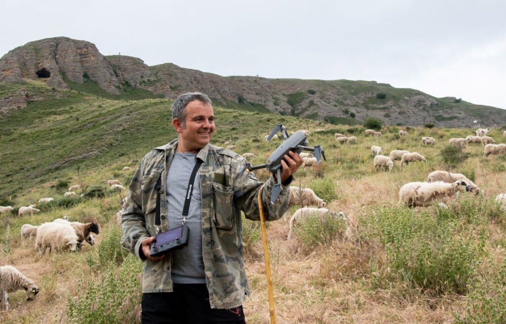 El zarrio y su dron pastor